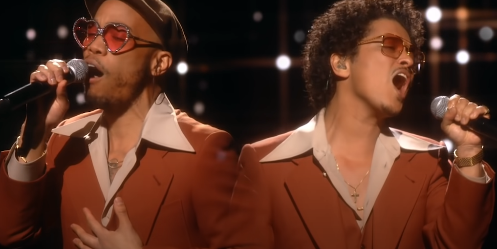 Watch Silk Sonic (Bruno Mars and Anderson .Paak) Make Their Live Debut with "Leave the Door Open ...