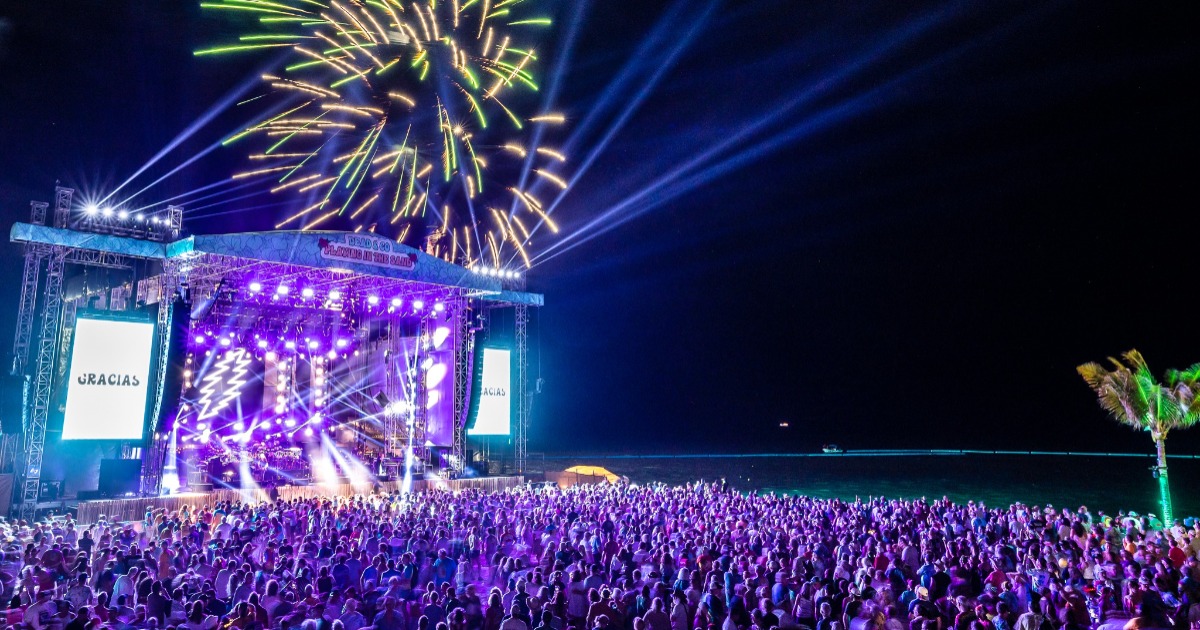 Dead & Company Close Out Playing in the Sand with Help From Jay Lane ...