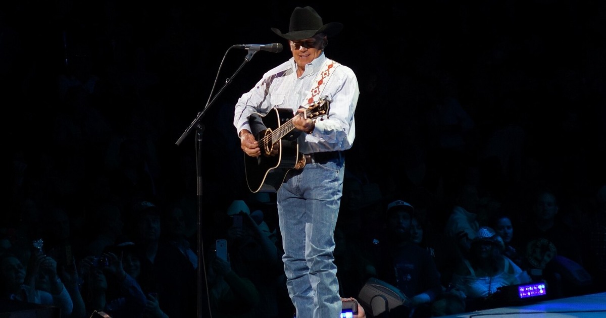 George Strait Breaks U.S. Concert Attendance Record in Texas, Unseating ...
