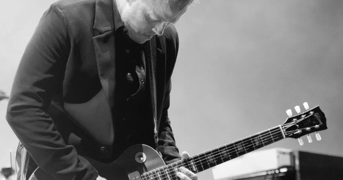 Jason Isbell Welcomes Zach Bryan for "King of Oklahoma" in Detroit ...