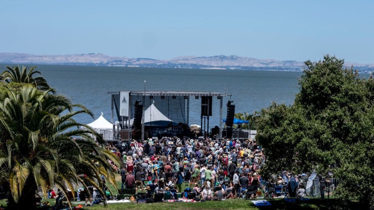 Phil Lesh and Terrapin Crossroads Presents Fill Out Sunday Daydream Vol ...