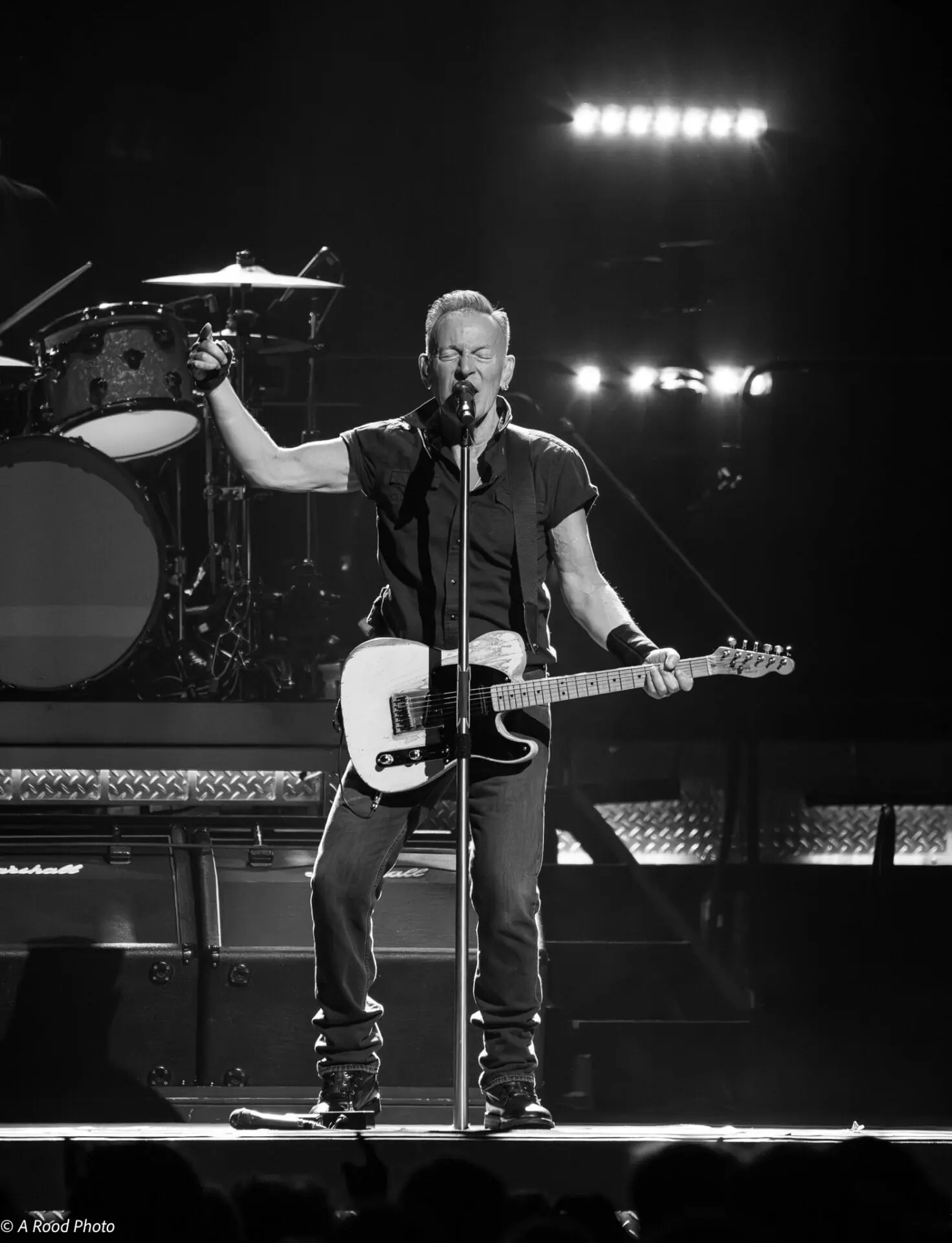 Watch: Bruce Springsteen Opens Post-Election Concert With "A Fighting ...