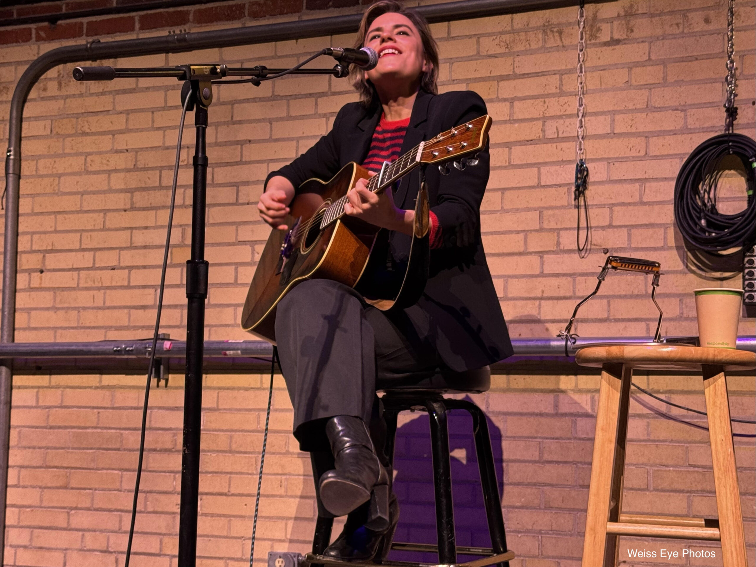 Leslie Mendelson at the Midland Theater