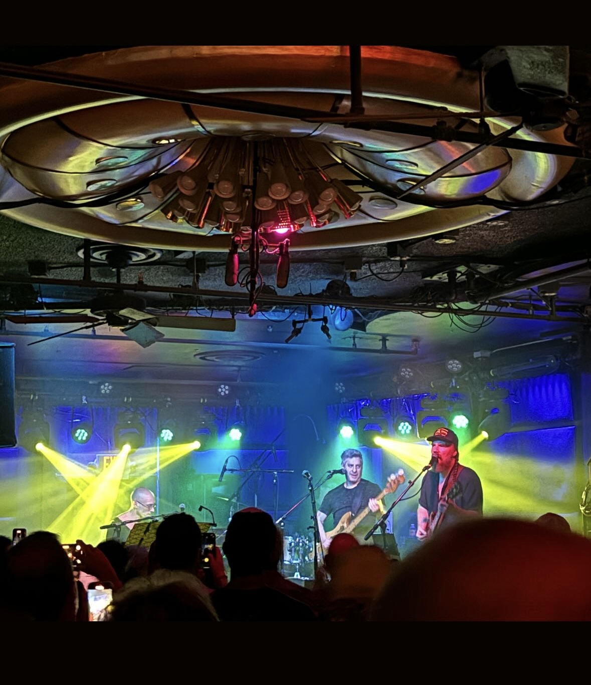 Mike Gordon Joins Bob Wagner and Friends at Nectar's